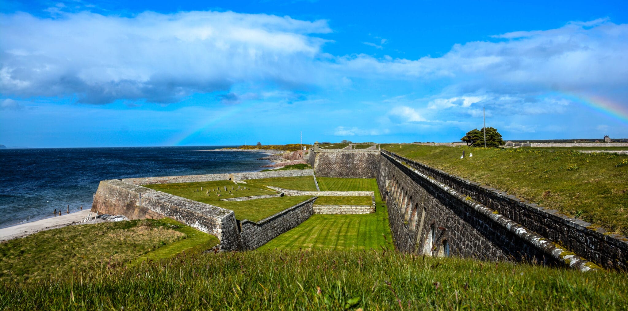 Fort George Visitor Guide: Historic Scotland - Wanderers Compass