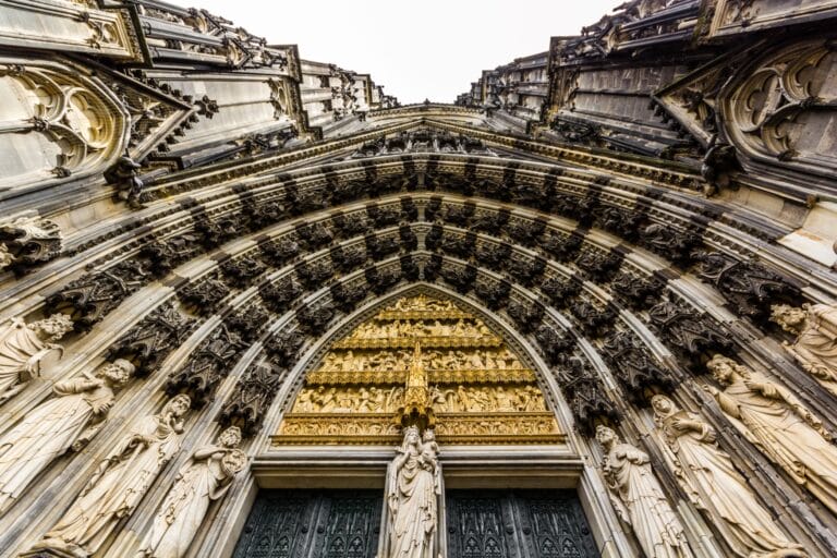 Cologne Cathedral: A Stunning Gothic Masterpiece